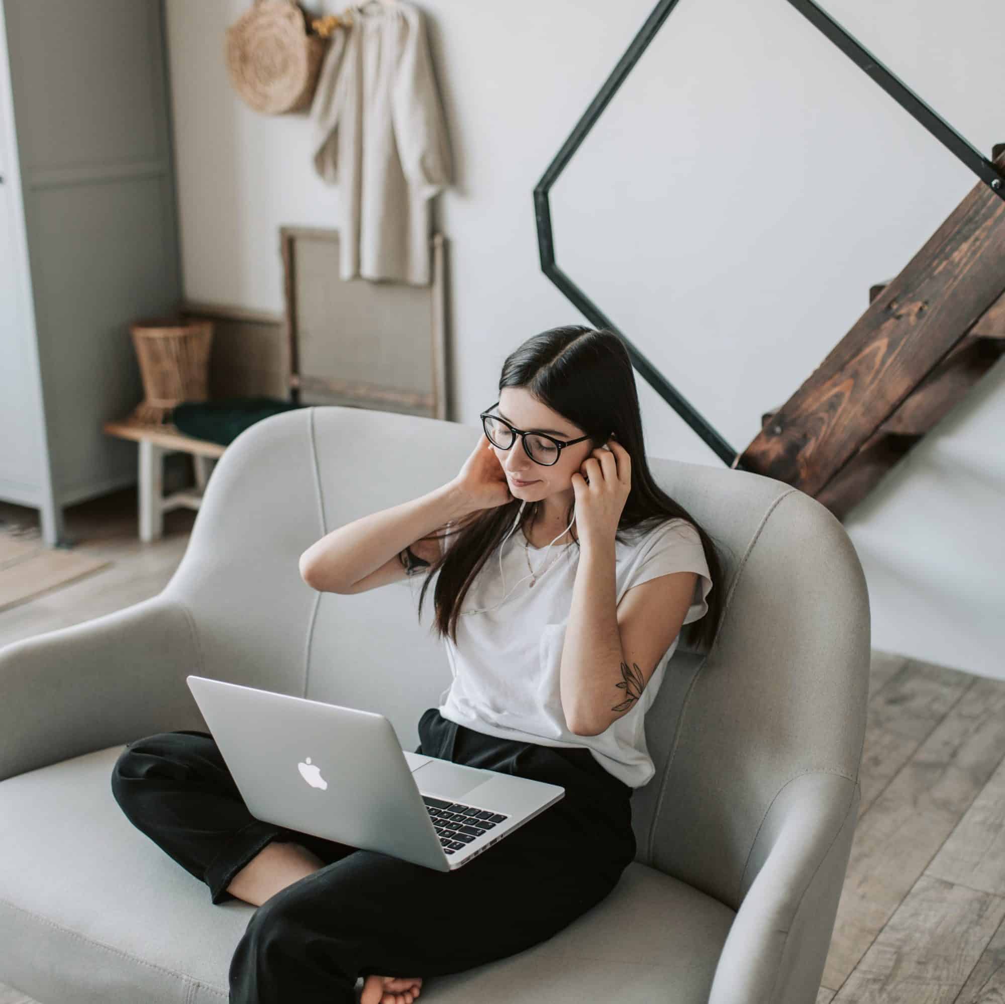 Anxious Preoccupied Attachment Style: Signs & Causes - AP