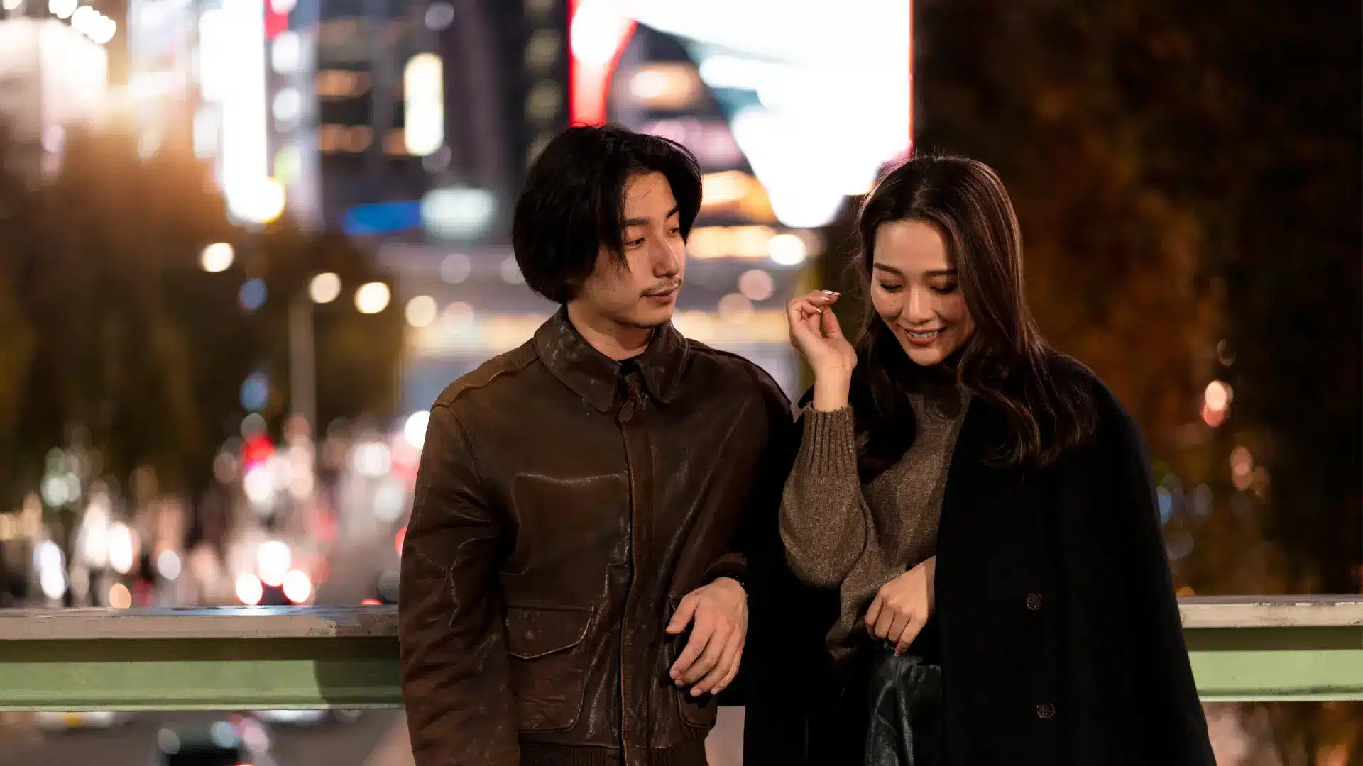 Roaching and Hardballing: Hidden vs. Transparent Dating